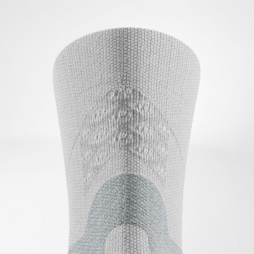 Mittellange Lauf-Socken zur Stabilisierung des Sprunggelenks beim ...